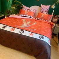 China Diagonal Printing Luxury Violent Bear Bed Sheet Set Customized Designer Bedding Set for sale