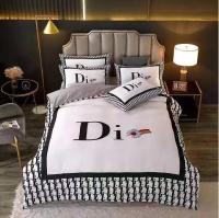 China Diagonal Printing Luxury Violent Bear Bed Sheet Set Customized Designer Bedding Set for sale