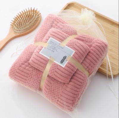 Cina Bagnetto da bagno di lana di corallo spessa e morbida perfetto per tutte le età progettazione di griglia auspiciosa in vendita