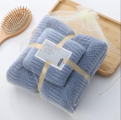 Cina Bagnetto da bagno di lana di corallo spessa e morbida perfetto per tutte le età progettazione di griglia auspiciosa in vendita