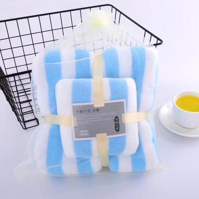 Cina Toaleta di poliestere tessuto Set di asciugamani da bagno Colore solido Spessore assorbente Rivestimento a margine largo in vendita