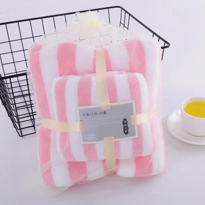Cina Toaleta di poliestere tessuto Set di asciugamani da bagno Colore solido Spessore assorbente Rivestimento a margine largo in vendita