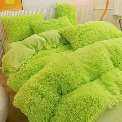 China 4 Pcs Queen Size Set de cobertor de cobertor com saia de cetim e materiais de cama de algodão de veludo à venda