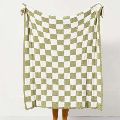 Cina Coperta ricamata funzionale 100% poliestere per divano da letto in autunno inverno QPG in vendita