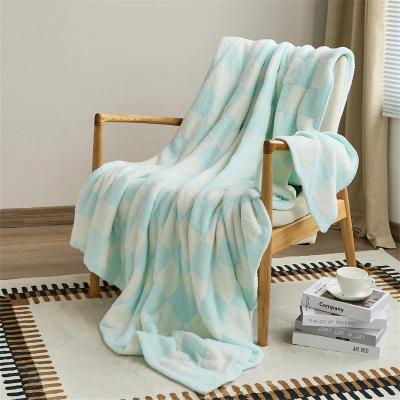 Cina Coperta ricamata funzionale 100% poliestere per divano da letto in autunno inverno QPG in vendita