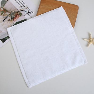 Cina Tutti i gruppi di età rettangolo 100% cotone bianco piccolo quadrato asciugamano per hotel di lusso in vendita