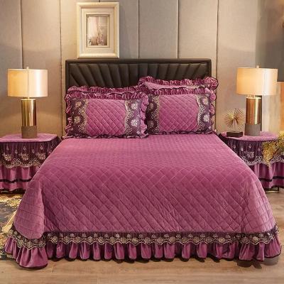 Cina Sciacquare Set di biancheria da letto invernale europea ricamo di lusso lenzuola pizzo copertura gonna da letto in vendita