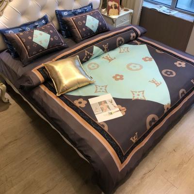 Cina Set di biancheria da letto bianca King Size 4 in 1 Satin Soft Like Silk Polyester tessuto densità in vendita