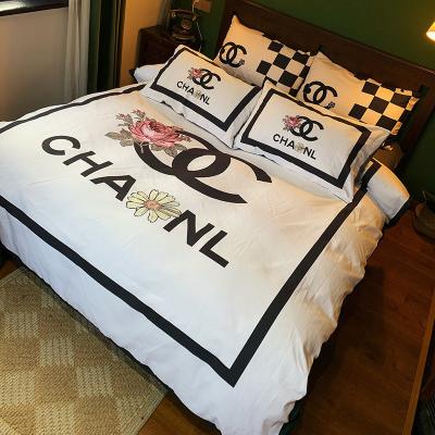 Cina Set di biancheria da letto bianca King Size 4 in 1 Satin Soft Like Silk Polyester tessuto densità in vendita