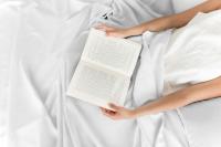 China Customized Size Breathable Cooling 100% Polyester Bedding Set Bed Sheet in Multiple Colors for sale