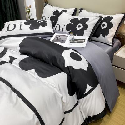 Cina Set di biancheria da letto per la casa di lusso sostenibile con copertura di copriletto per letti a fiori in vendita