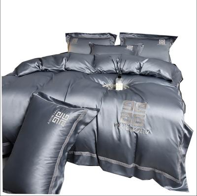 Cina Semplice stile personalizzato Luxury ricamato designer set di biancheria da letto con dimensioni personalizzate in vendita