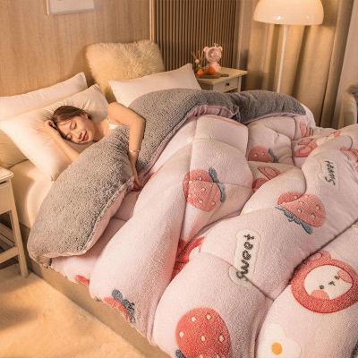 China Gepersonaliseerde kleur Verdikte lamsvlies dekbed Zachte chemische vezel dekbed Beddek Te koop
