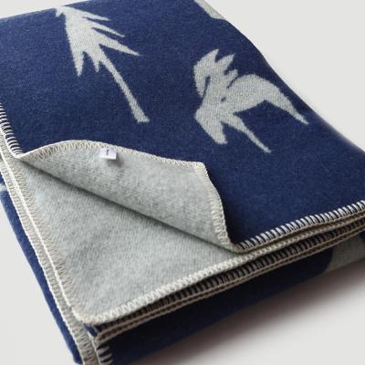 China Gedrukt kasjmierwol gebreide jacquard-dekbed voor thuisreizen Te koop