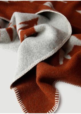 China Gedrukt kasjmierwol gebreide jacquard-dekbed voor thuisreizen Te koop