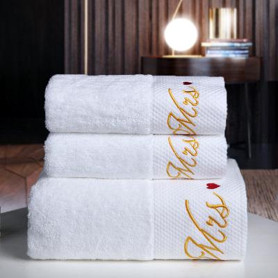 Cina Embroidery Logo Personalizzato Acciugamani Bianchi Acciugamani Spessi Acciugamani da bagno 100% cotone per Hotel 5 stelle Standard in vendita