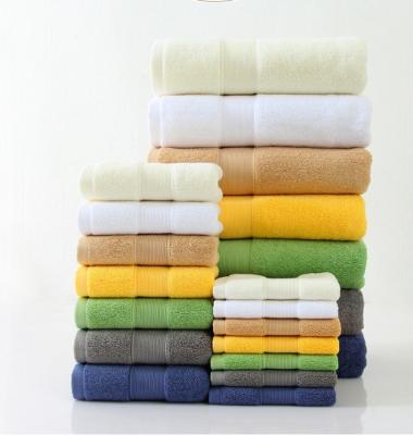 Cina Vivi un comfort senza eguali con il nostro set di asciugamani morbidi e assorbiti in cotone al 100%. in vendita