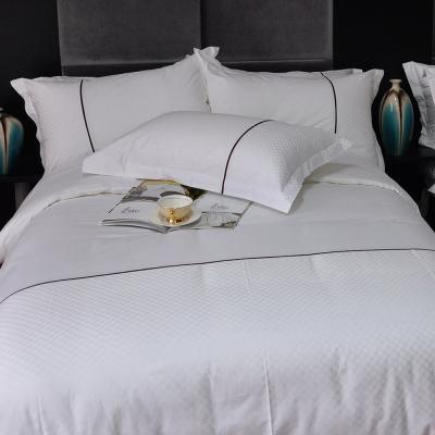 Cina Lenzuola da letto per hotel in cotone al 100% con 300c di filati e riempimento a Goose Down in vendita