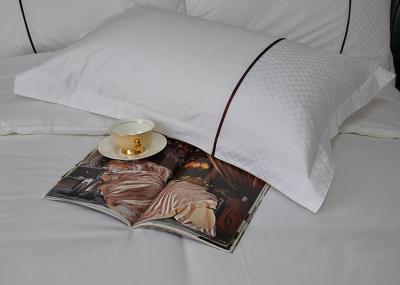 Cina Lenzuola da letto per hotel in cotone al 100% con 300c di filati e riempimento a Goose Down in vendita