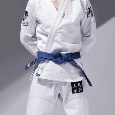 China Embroidered Logo Taekwondo Gi WTF Style Taekwondo Suit Customized for sale