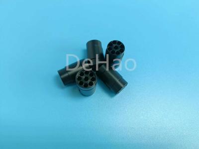 中国 POMのアセタール共重合体の絶縁体のコネクター自動車CNCの部品 販売のため