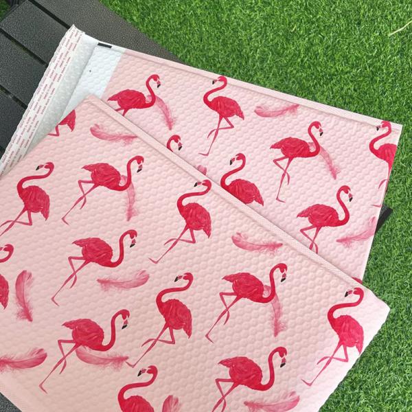 Quality Gravure Printing Pink Printed Poly Bubble Mailers Bags 140g Thickening for sale