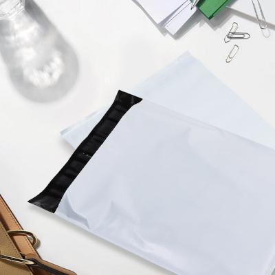 China D2W Biodegradable Degradable Shipping Pouches Customized Logo for sale