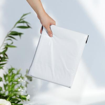 China D2W Biodegradable Degradable Shipping Pouches Customized Logo for sale