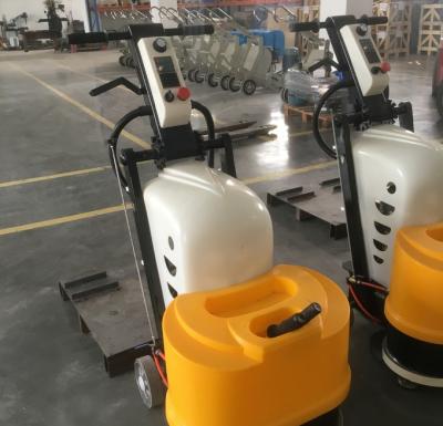 中国 220V単一フェーズの真空の港が付いている具体的な床の粉砕機 販売のため