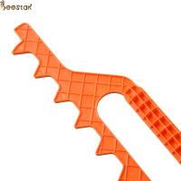 China Plastic Bee Frame Spacer for 9 Frames in Red - Essential Beehive Frame Spacing Tool for sale