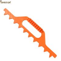 China Plastic Bee Frame Spacer for 9 Frames in Red - Essential Beehive Frame Spacing Tool for sale