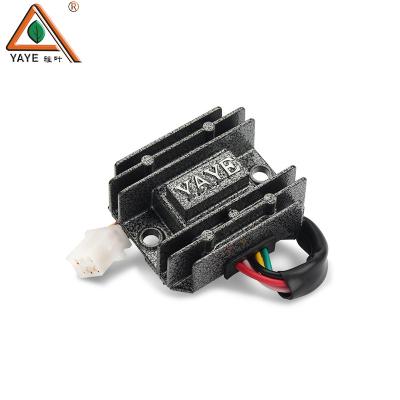 Cina Regulatore di tensione a filo 12V 5 CG125/CG150 GN125 FXD125 Rettificatore per motocicli in vendita