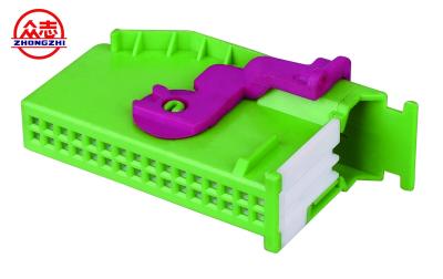 China Conectores automotivos do fio do Pin do plástico 32 fêmeas com cor verde do grampo à venda