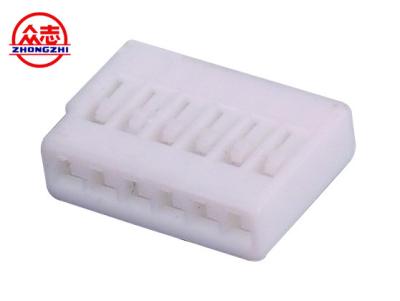 China Cor branca fêmea do Pin dos conectores automotivos plásticos impermeáveis 6 do fio à venda
