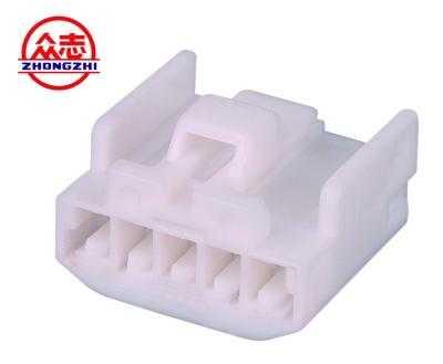 China 1300-3111 5 conectores automotivos não lacrados do fio das maneiras PBT à venda