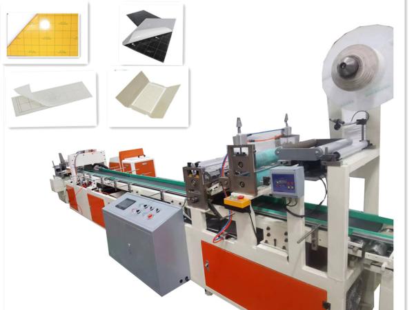 Controllo dei parassiti mosche insetti topo topo scarafaggio colla trappole tabellone con apparecchiature di produzione di carta di rilascio