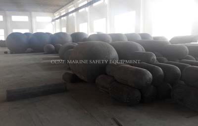 China Boat Floating Pneumatic Marine Rubber Fender for sale