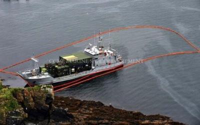 China PVC Floating Oil Boom For Containing Oil Spill for sale
