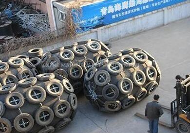 China Marine Pneumatic Rubber Floating Fender for sale