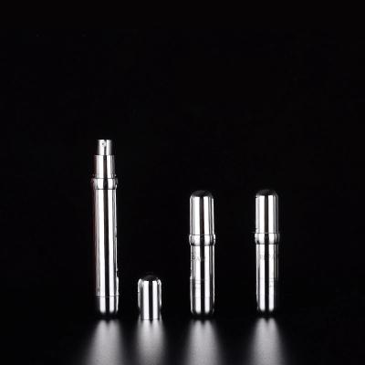 Cina PP 15ml 20ml 30ml Pompa di lozione senza aria Bottiglia di forma cilindrica (MC-203) in vendita