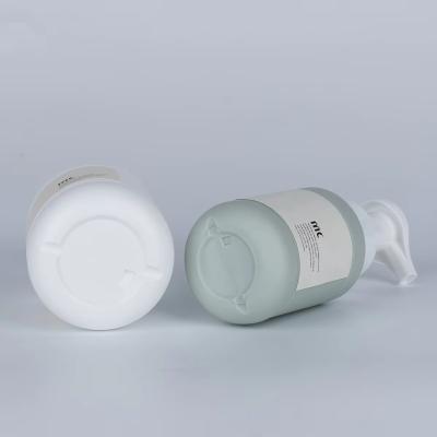 Cina Flacone con pompa schiuma cosmetica in PET da 200 ml e 350 ml, infrangibile, colori personalizzati (MC-PM-411) in vendita