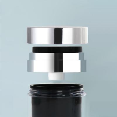 Cina barattolo senz'aria dell'emulsione della pompa dell'idratante nero bianco 50ml con l'imballaggio sotto vuoto cosmetico del cappuccio in vendita