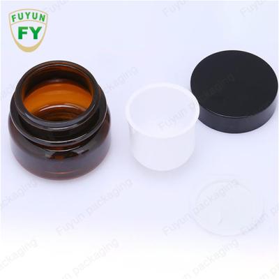Cina Barattolo cosmetico all'ingrosso della crema di imballaggio per alimenti 30ml Amber Black Pet Plastic Cosmetic con il coperchio nero bianco in vendita