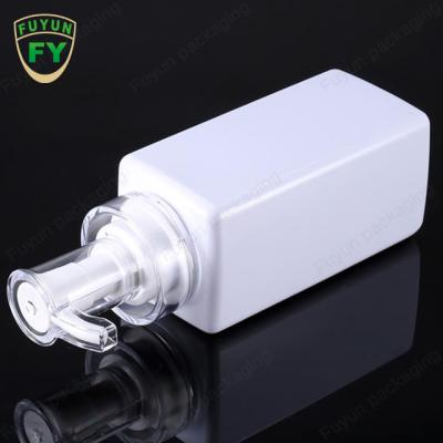 Cina Chiara bottiglia quadrata bianca 300ml 400ml 600ml 800ml dell'erogatore della pompa dello sciampo in vendita