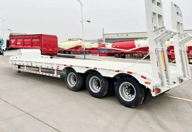 3 Axles Heavy Duty 60/80/100 Tons Lowbed Chassis Tractor Flated Bed Semi Trailer