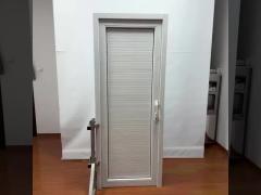 Porta a cerniera in PVC resistente alle intemperie e agli impianti di alta qualità per edifici residenziali