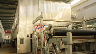Cina OCC che ricicla la macchina di fabbricazione di carta di Kraft Testliner per la scatola ondulata bianca in vendita