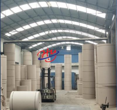 Cina macchina di fabbricazione di carta della fodera di 4600mm 300T/D Kraft per la scatola ondulata di piegatura del mestiere in vendita