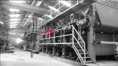 Китай машина бумажный делать вкладыша 4600mm 300T/D Kraft для коробки складчатости ремесла рифленой продается