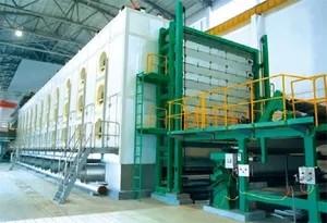 Cina Carta kraft ondulata che fa la pasta di cellulosa di scanalatura della fodera della macchina in vendita